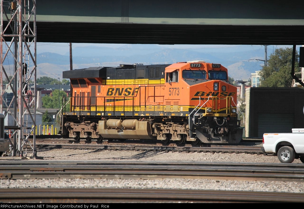 BNSF 5773